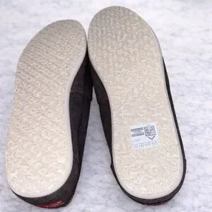 Toms | Shoes | Toms Classic Canvas Slipon Shoes Gray Red Interior ...